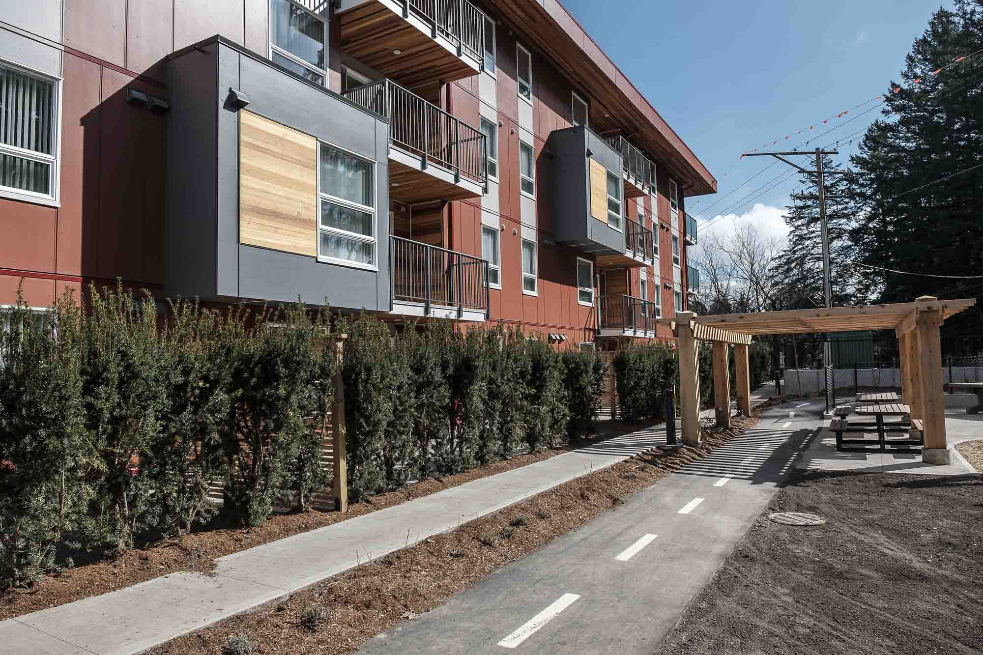 Risks of Building Overheating in British Columbia – ClimateData.ca